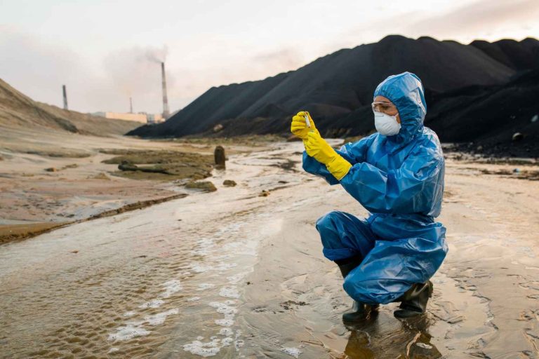 Effective Ways to Clean Oil Spills at Water